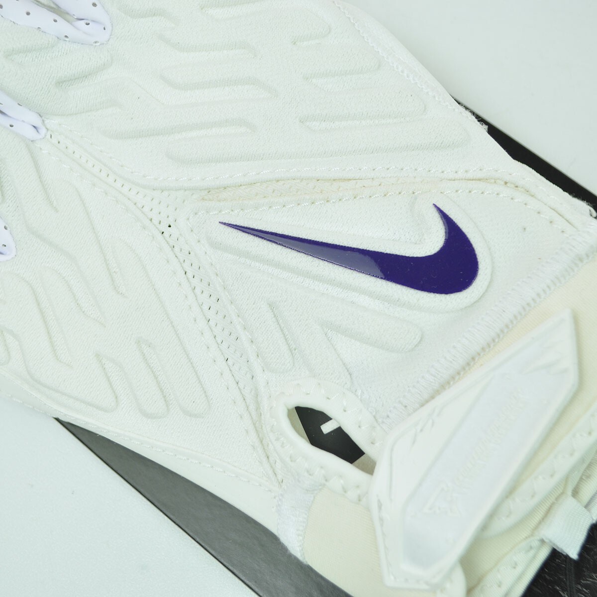 Nike TCU Horned Frogs NCAA Superbad 6.0 Football Gloves White Purple ...