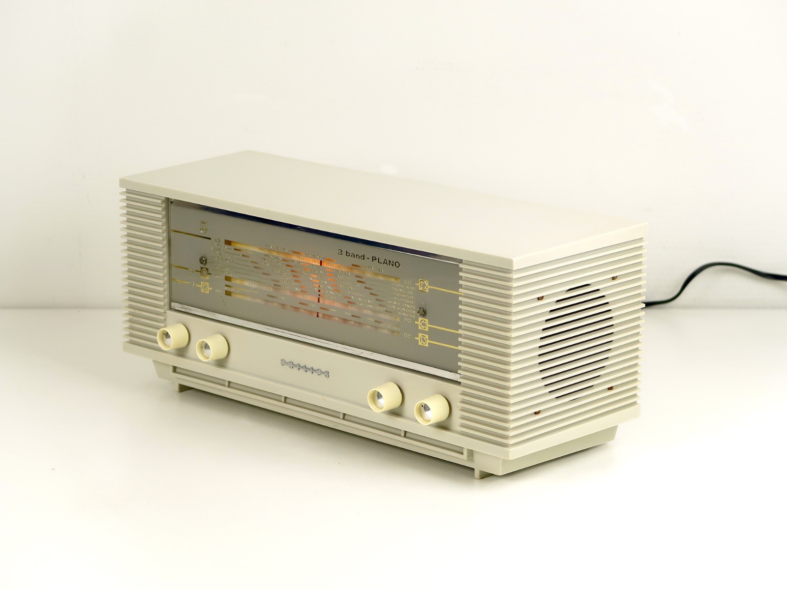 PHILIPS B3X40U Tube Radio 3 Band Plano 60s Made in Holland Plastic ...