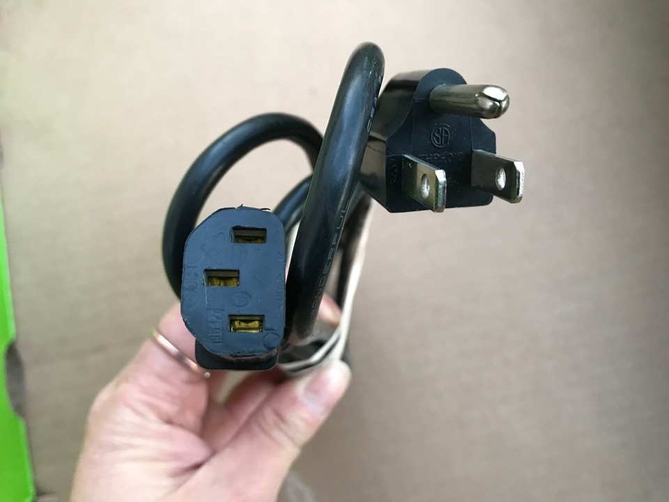 Wonderful CSA SVT 18AWGX3C E77975 Power Cord Computer THP-010 E68064 ...