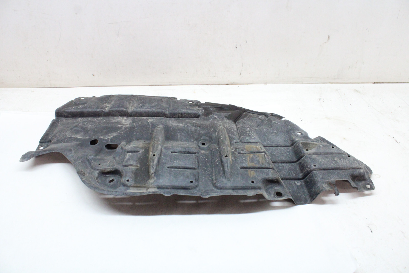 2017 TOYOTA CAMRY LE LEFT UNDER COVER ENGINE OEM 51442-06210 15 16 17 ...