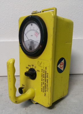 Radiation Detectors & Geigers - Victoreen Meter