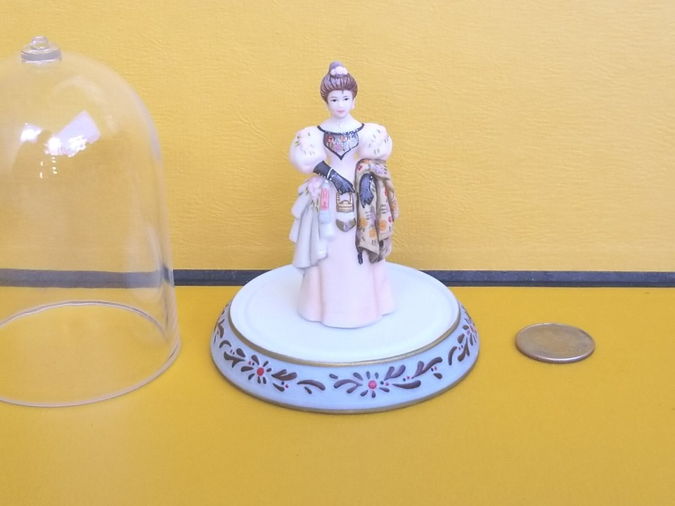 Avon 1999 Mrs. Albee Miniature Figurine President's Club Award Mini | eBay