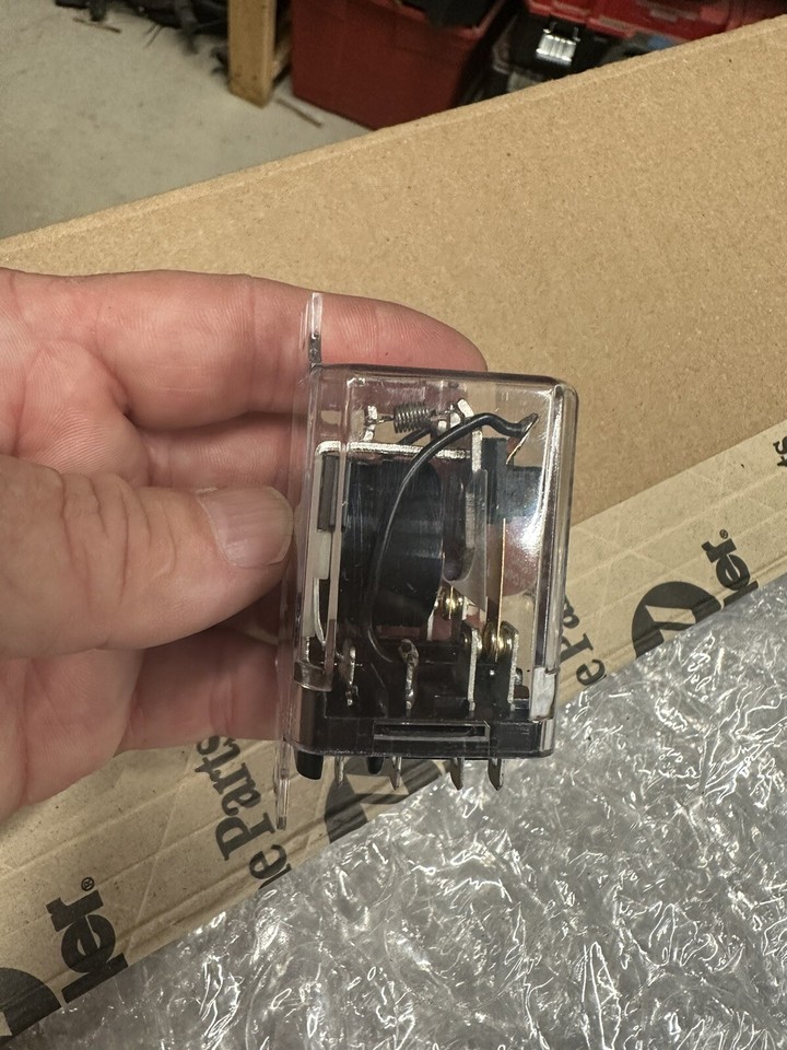 TYCO ELECTRONICS RELAY - KUP-11A55-24 24V 50/60 HZ (NEW) FREE SHIPPING ...