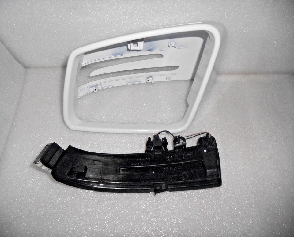 Driver Side Mirror Cap Housing/Mirror Cover W/Light Mercedes GLA CLA ...