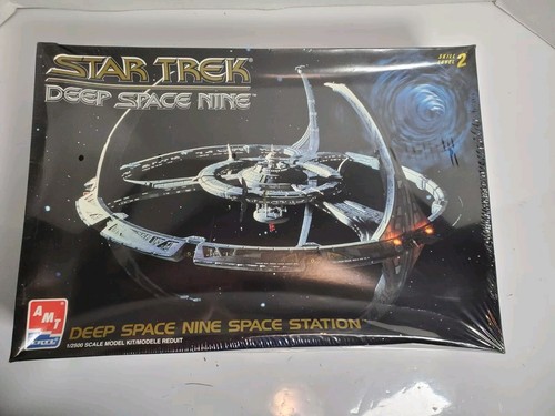 NEW Star Trek Deep Space Nine Space Station - 1/2500 Scale AMT Kit 8778 ...