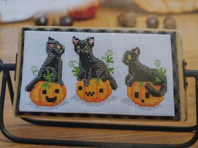 Pumpkin Patch Pals Black Cat Halloween Cross Stitch Magazine PATTERN (V ...