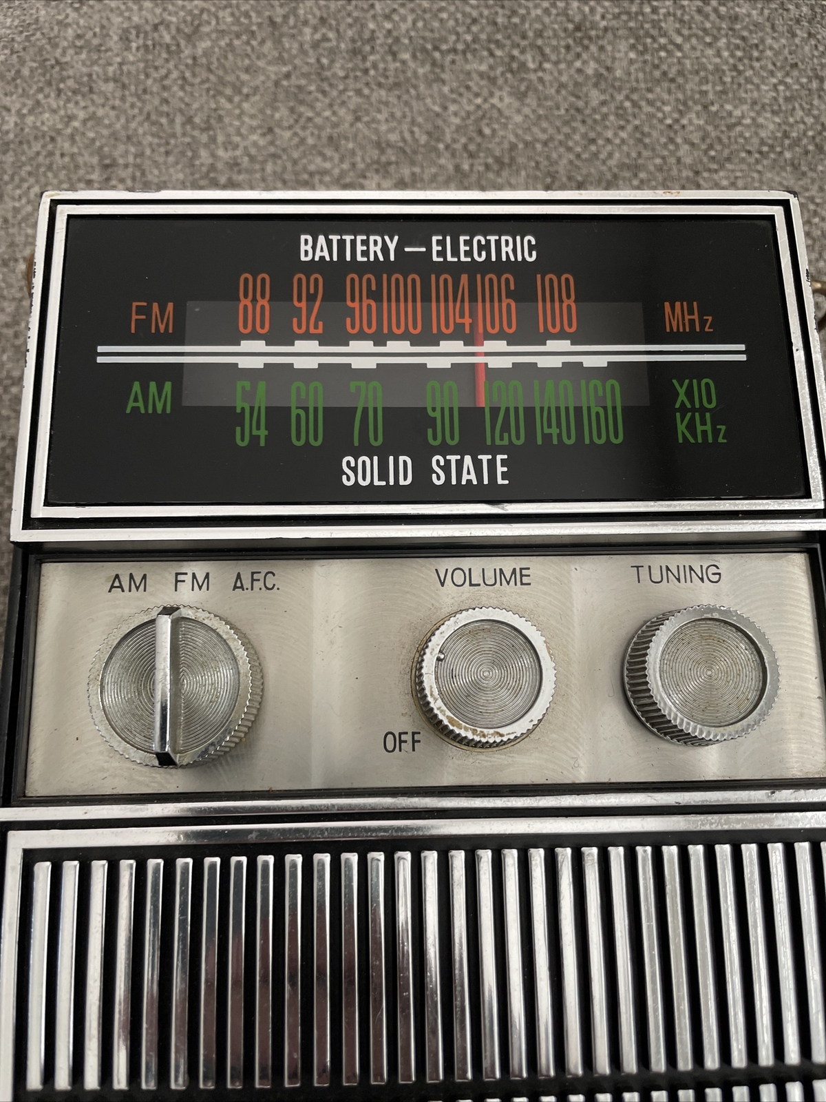 VINTAGE FEDERAL AM PORTABLE RADIO SOLID STATE BATTERY - ELECTRIC AC ...
