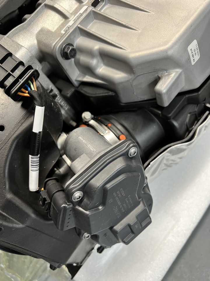 GENUINE VOLVO SUPERCHARGER ASSEMBLY w/31459842 T.BODY 36010125 31441265 ...