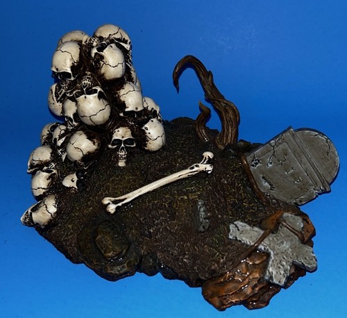 1/6 Scale TBLeague Phicen Graveyard Skulls Base Vampirella Dracula ...