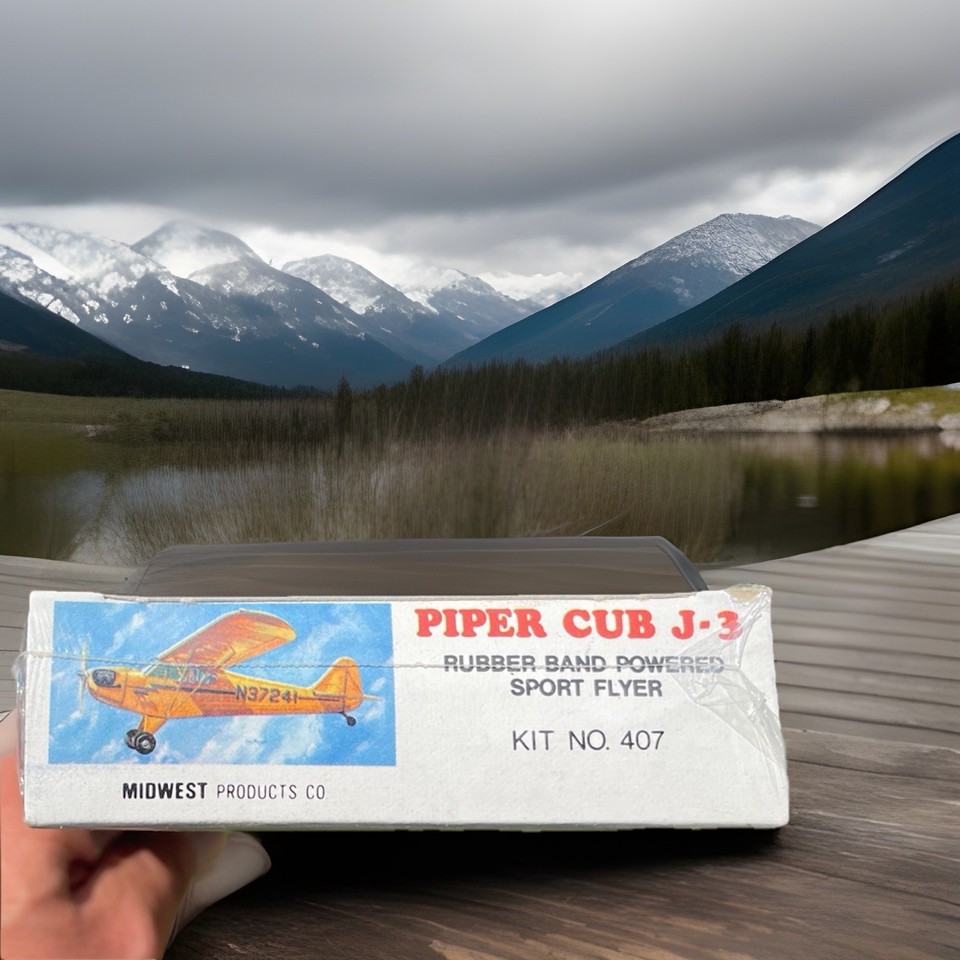 PIPER CUB J-3 all Balsa Wood FLYING MODEL Rubber Band Powered BUILDING ...