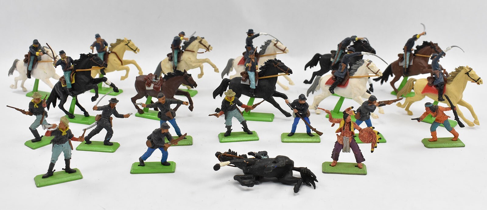 Britains Deetail Indian Wars Wild West Cavalry & Indians Horses Diecast ...