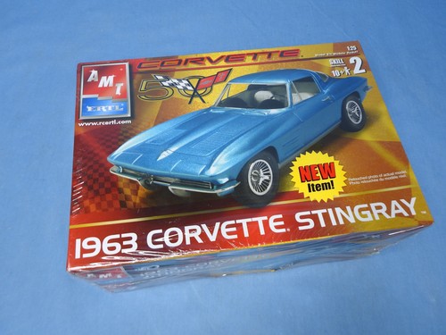 AMT 1963 Corvette STINGRAY Split Window Vette Model Car Kit 31812 | eBay