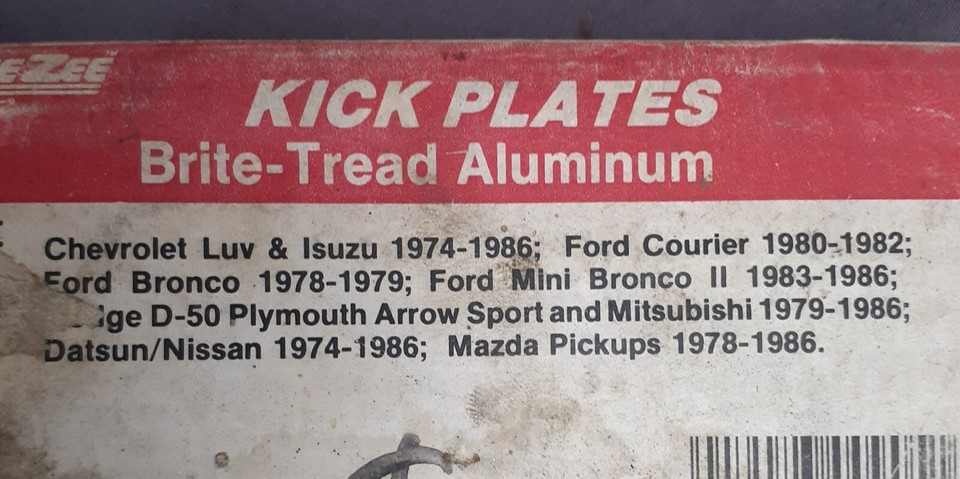 DeeZee Kick Plates 905 78-86 MAZDA 74-86 LUV ISUZU 78-79 BRONCO 83-86 ...