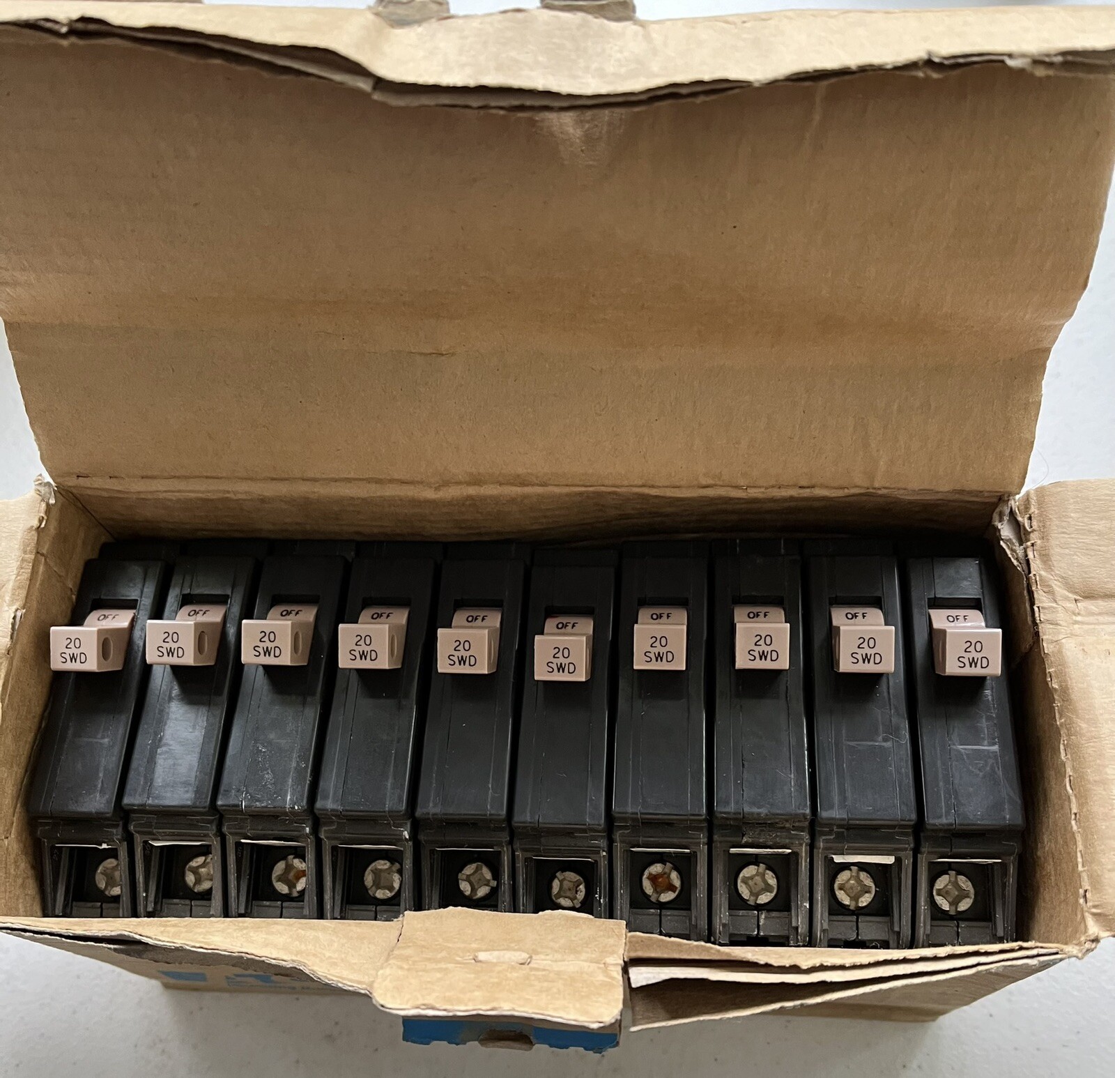 OEM Box of 10 - EATON CHF120 Single Pole 20 AMP Plug-In Circuit Breaker ...