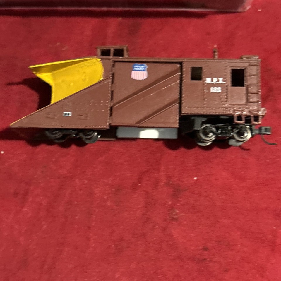 Walthers N Scale - M.P.X 186 - Union Pacific - Russell Snow Plow ...