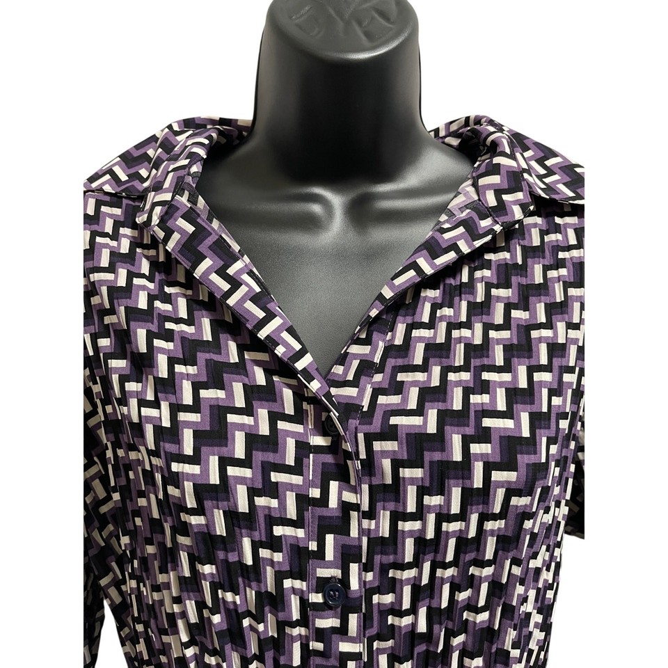Apt 9. Stretch Purple White Black Geometric Runched Button Up - Large ...
