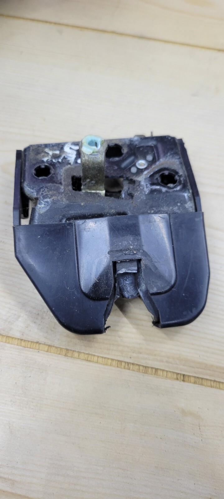 94-01 Integra 4dr Sedan Trunk Lid Locking Latch OEM | eBay