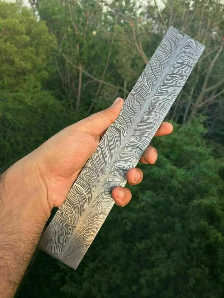 Real Damascus Steel Billet (Feather pattern), Feather pattern Damascus ...