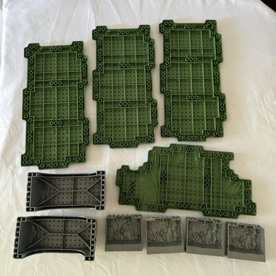 Mega Bloks Lot of 10 Base Plates Bridge Dragons Castle Grass & Grey ...