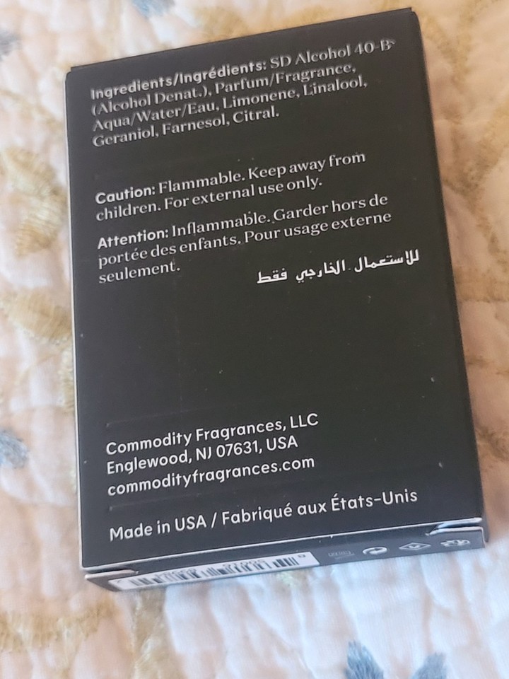 Commodity Book Scent Space: Expressive 2ml Sample Spray Unisex Scents ...