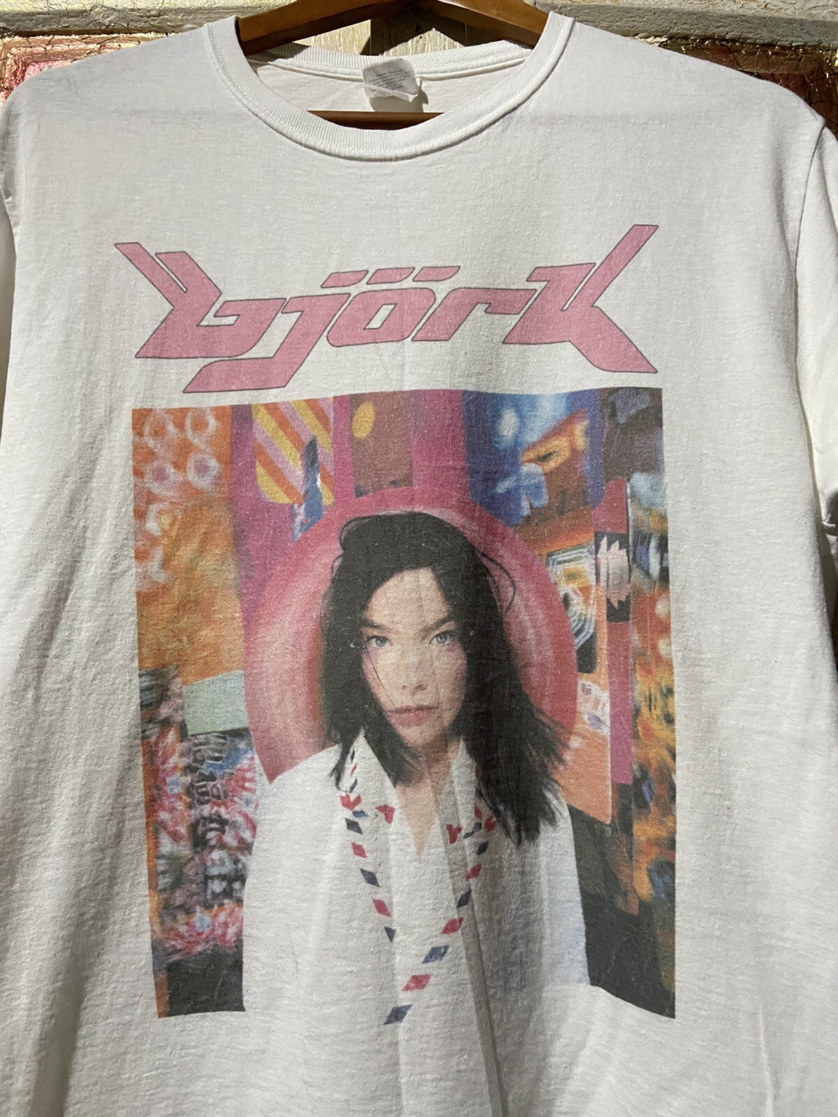bjork album cover white t-shirt size M - Gem
