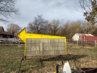 ROADSIDE BUSINESS SIGN FLASHING ARROW LIGHTED MESSAGE AREA 40X96 | eBay