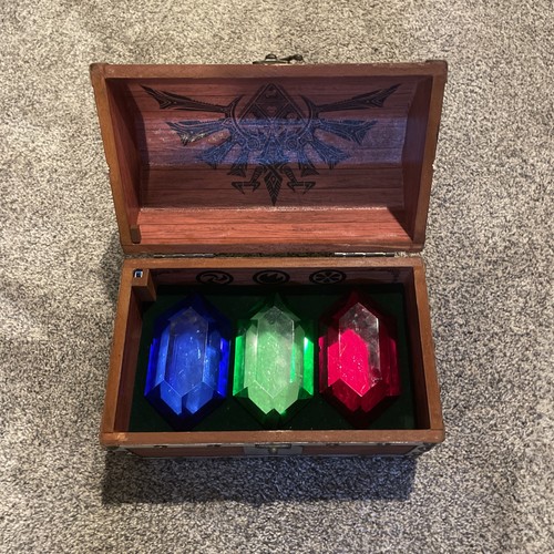 The Legend of Zelda Treasure Chest 3 Rupee Paper Weights And Light Up ...