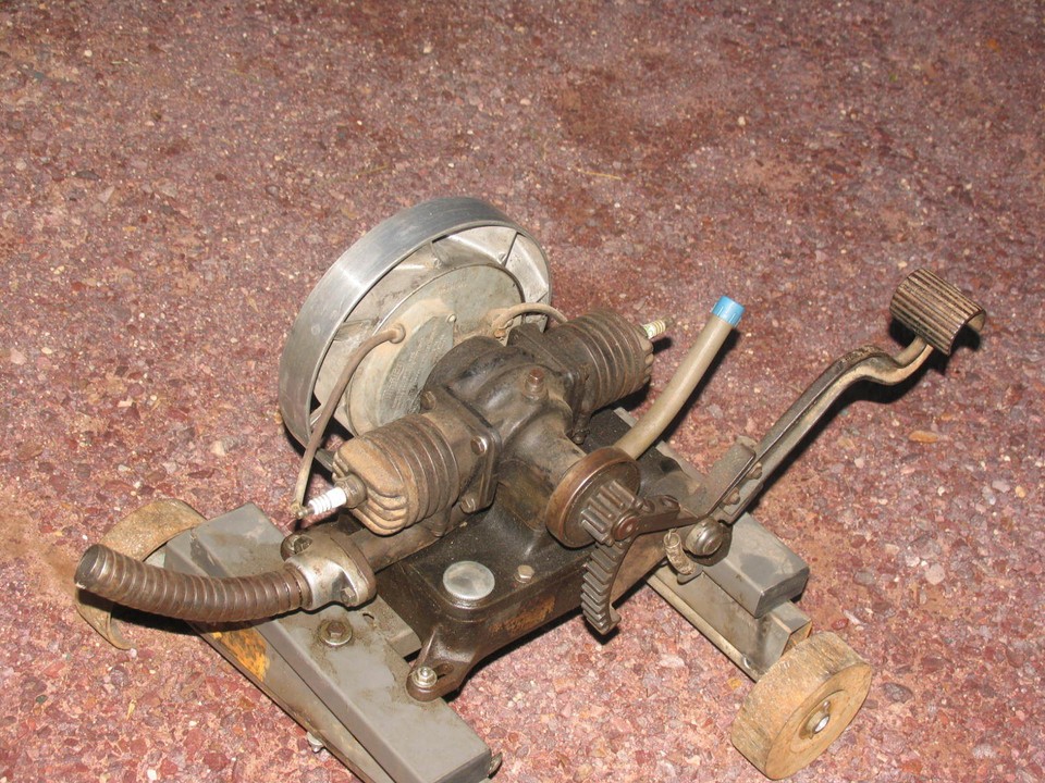 Maytag Twin Cylinder 72-D Gas Engine Motor Wringer Washer Running Motor ...