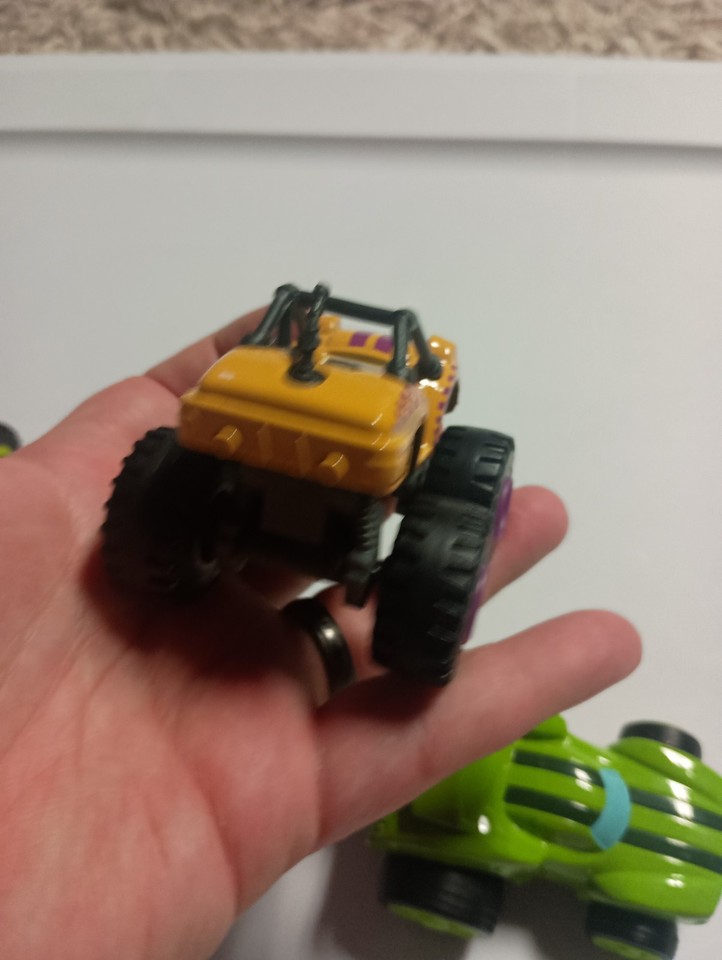 Race Car Pickle Die-cast Vehicle - Blaze & the Monster Machines - Zeg ...