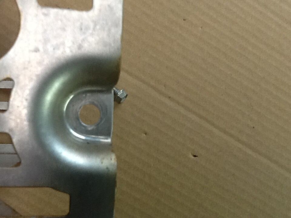 Briggs & Stratton Single Cylinder Vertical Engine Muffler Guard 494719 ...