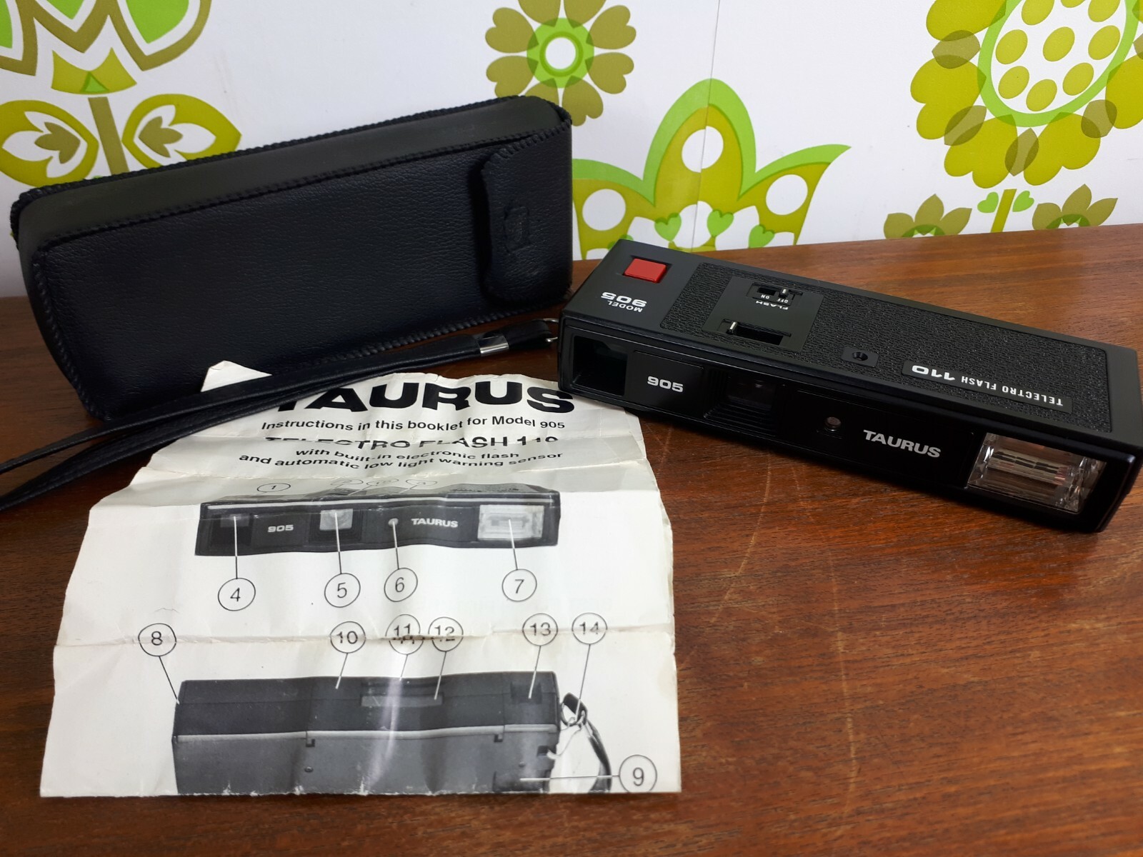 Taurus Telectro Flash 110 Vintage Camera with Case & Instructions Model ...