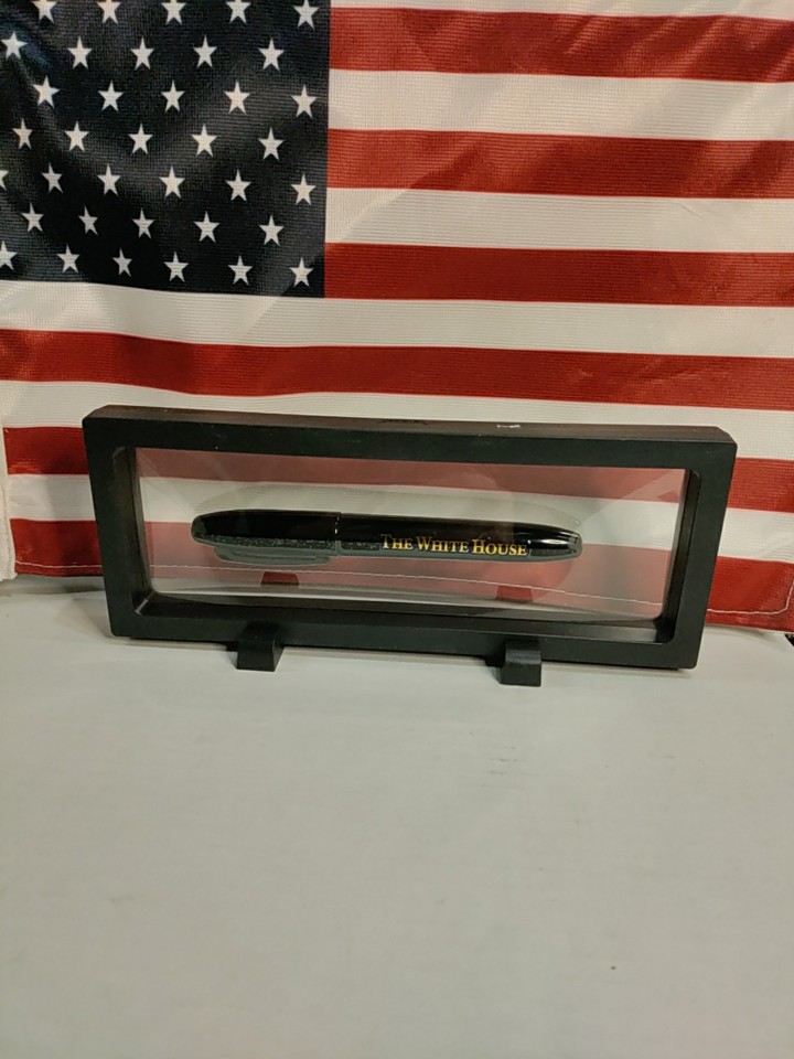 President Donald Trump Bill Signing Sharpie Marker. Comes In Display ...