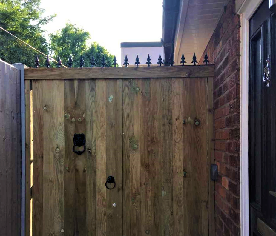 HIGH QUALITY – CLASSIC WALL FENCE & GATE TOPPERS - SOLID STEEL SECURITY ...