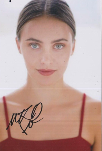 Majella Davis **HAND SIGNED** 4x6 photo ~ Neighbours ~ AUTOGRAPHED | eBay