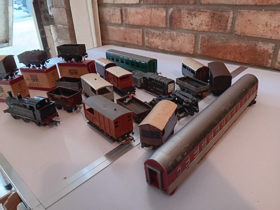 Job Lot Model 00 Gauge Trains, Track, Accessories | eBay UK