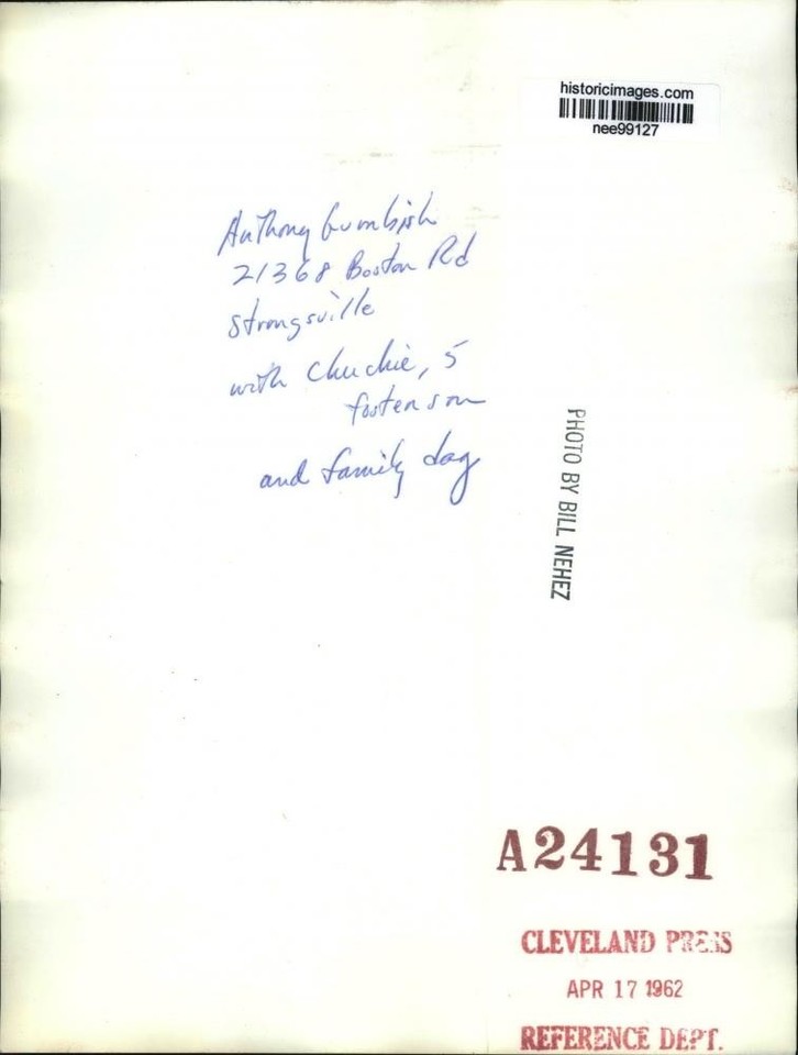 1962 Press Photo Ohio Man Anthony Gumbish, Son Chuckie & Family Dog ...