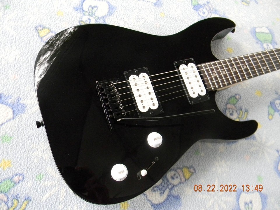 Jackson JS11 "Custom Shack",Hot White Pickups,Coil Splitting,Black ...