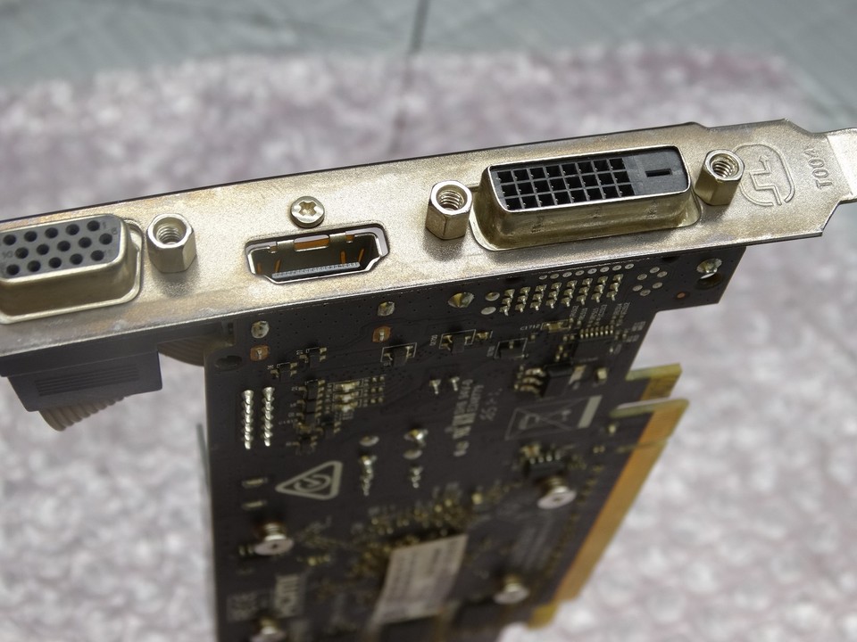 AMD Graphics Card Quad Display HD 6570 2GB 4x Mini DisplayPort SFF XFX ...