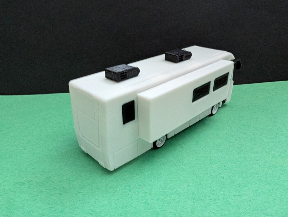 S 1:64 scale Winnebago Journey motorhome 34N RV w rotatable wheels | eBay