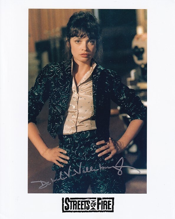 DEBORAH VAN VALKENBURGH signed Autogramm 20x25cm STREETS OF in Person ...
