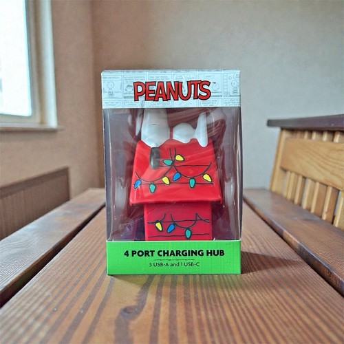Peanuts Christmas Snoopy 4 Port Charging Hub 3 USB-A and 1 USB-C New In ...