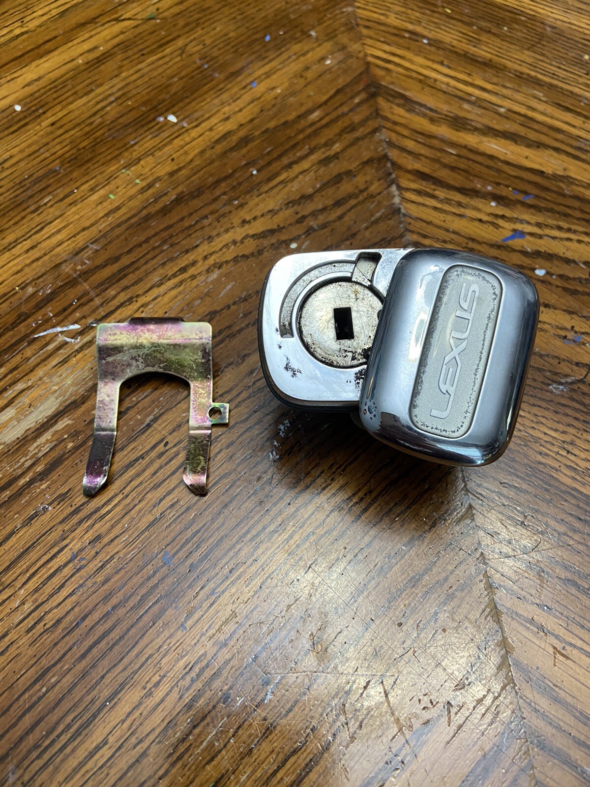 96-97 OEM Lexus LX450 FJZ80 Trunk Lock Key Hole Emblem Badge Logo Cover ...