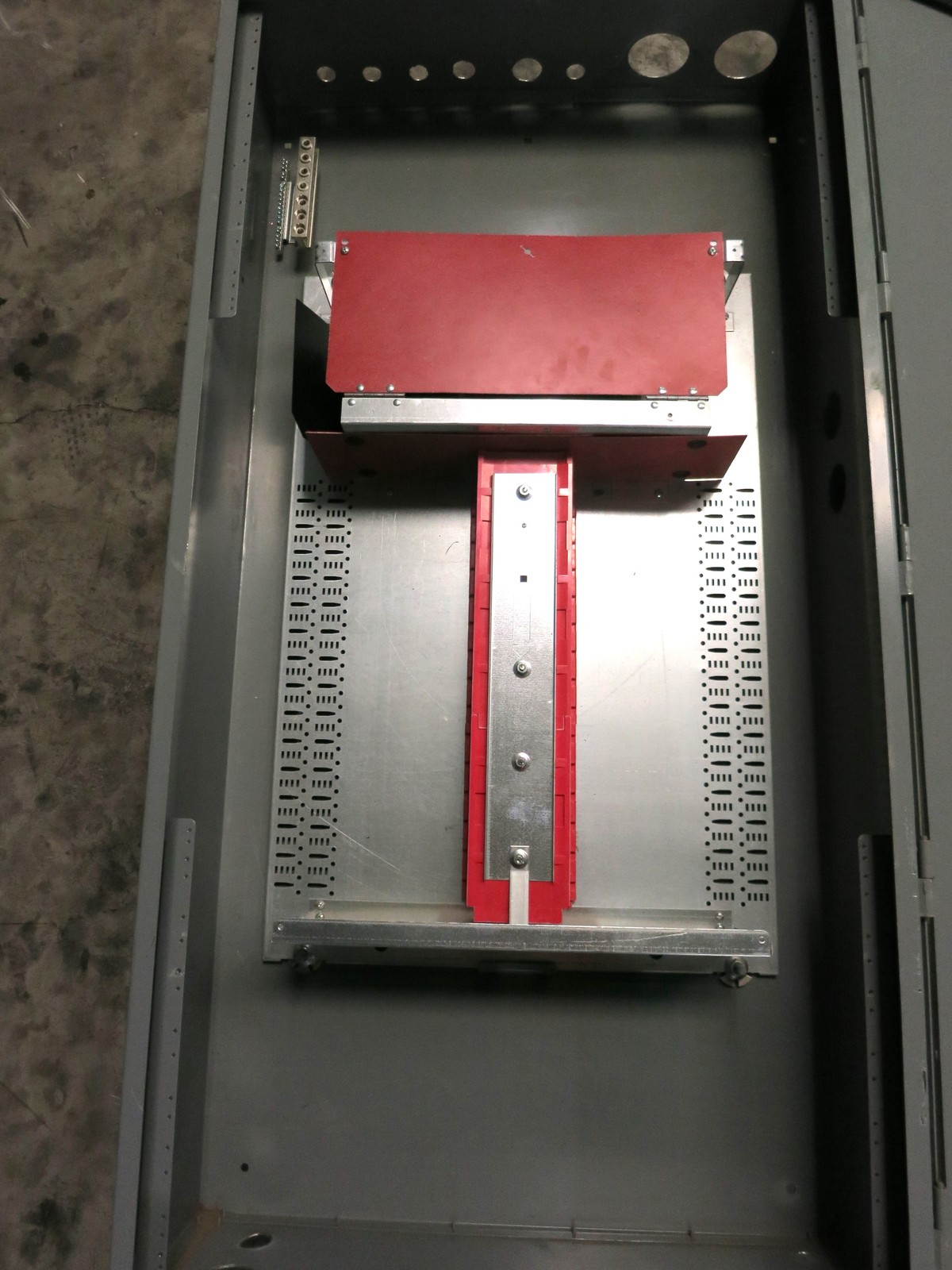 Square D 800A I-Line Panel Board 600V 3PH 3W Main Lugs 800 Amp MLO ...
