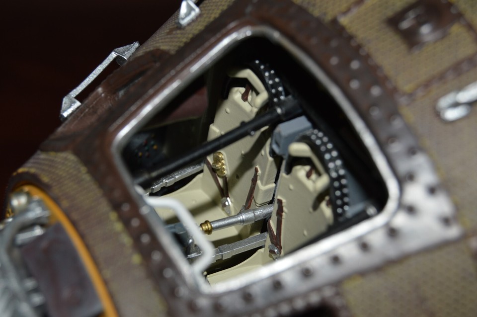 Daron Executive Series Model - Apollo 11 Spacecraft Capsule Command ...