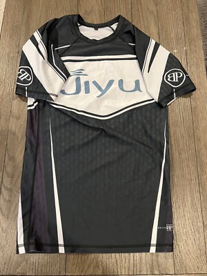 Mens Jiyu fight gear Grappling Rashguard Spandex Compression MMA Jiu ...