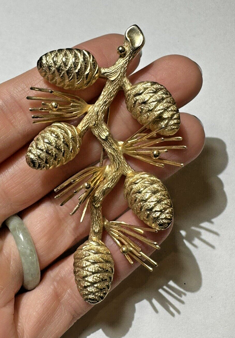 Vintage Giovanni Pine Cone Branch Flower Gold tone Br… - Gem