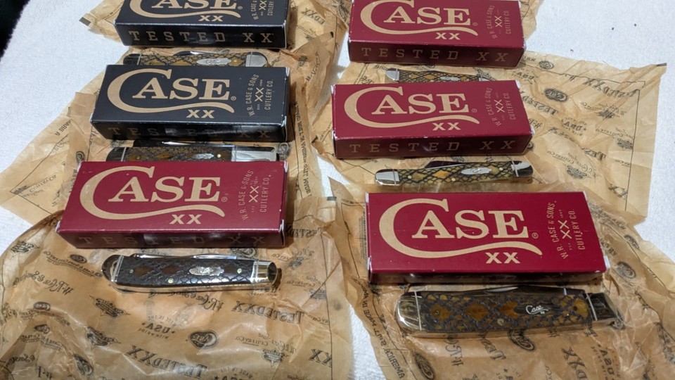 Case XX Magician's Rattlesnake/Barbed Wire Antique Bone SMKW Exclusive ...