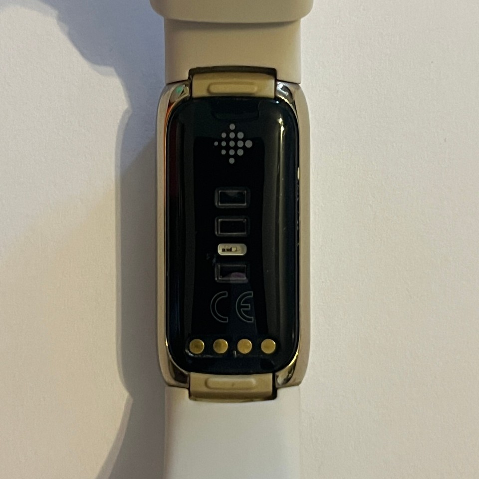 Fitbit Luxe - Fitness Activity Tracker FB422 w/ Heart Rate Monitor Soft ...