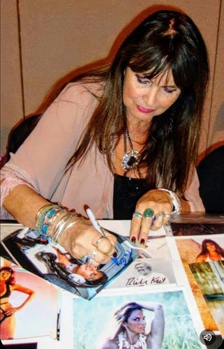 CAROLINE MUNRO VALERIE LEON Signed THE SPY Who Loved ME 1977 Film Col ...