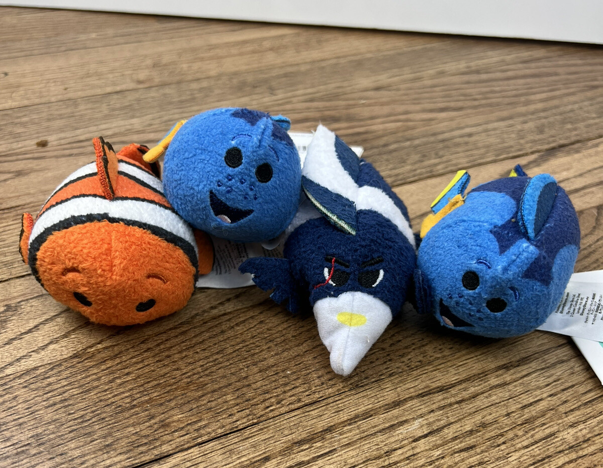 NWT Disney Tsum Tsum Finding Nemo Marlin Darla Gill 3.5" Mini Plush Set ...